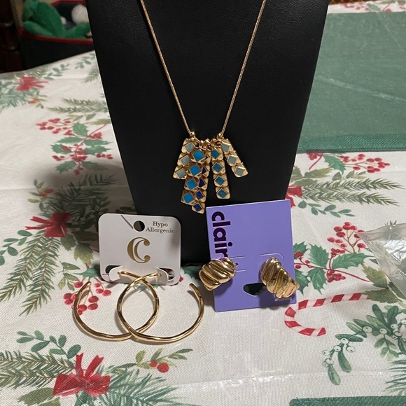Charming Charlie | Jewelry | All Jewelry Bg1 Free Charming Charlie Gold ...